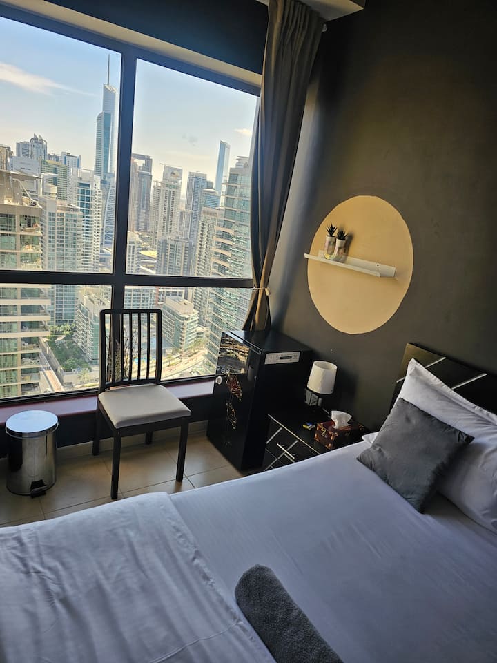 Cozy Private Room | Walk To Beach, Metro | Parking - Dubai