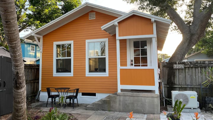 Newly Renovated Historic Cottage - Lake Worth, FL