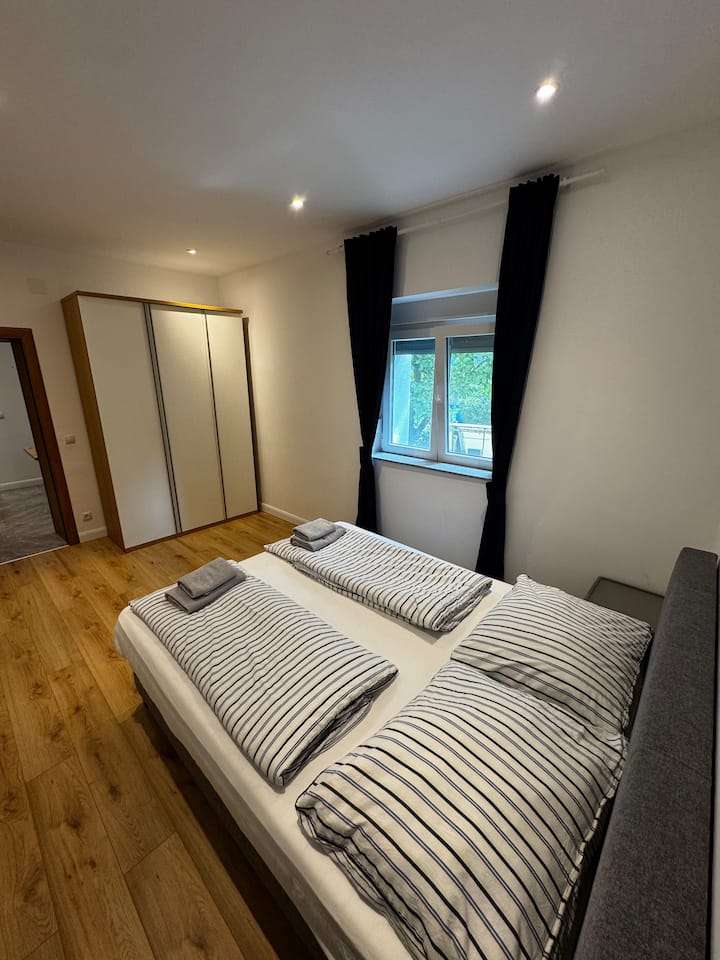 80 M² Apartment • Near Vienna • 1 Min To Train - Wien