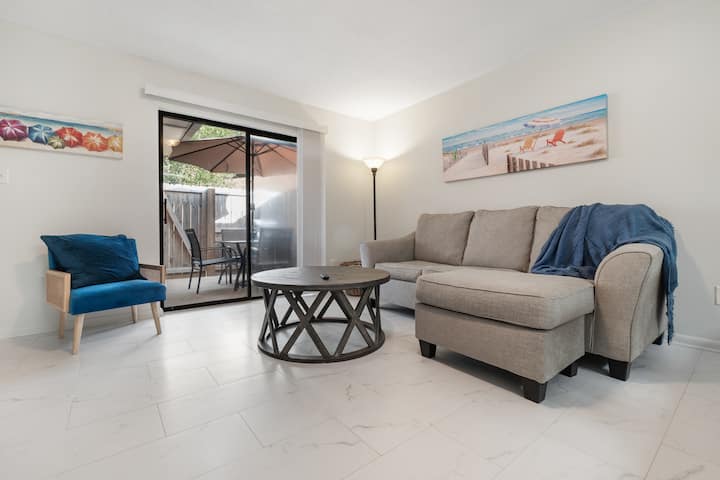 2br, 4 Bed, Dogs Ok, Private Patio, Fenced Yard - Pensacola Beach, FL