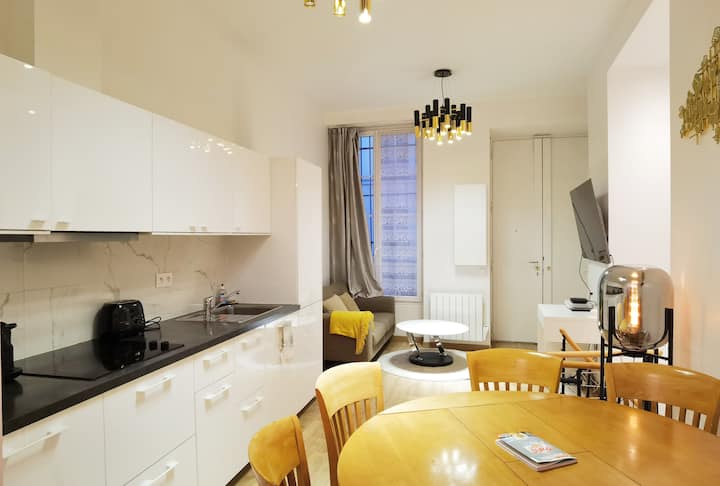 Spacious 5br Apartment In Le Marais, Central Paris - Paris