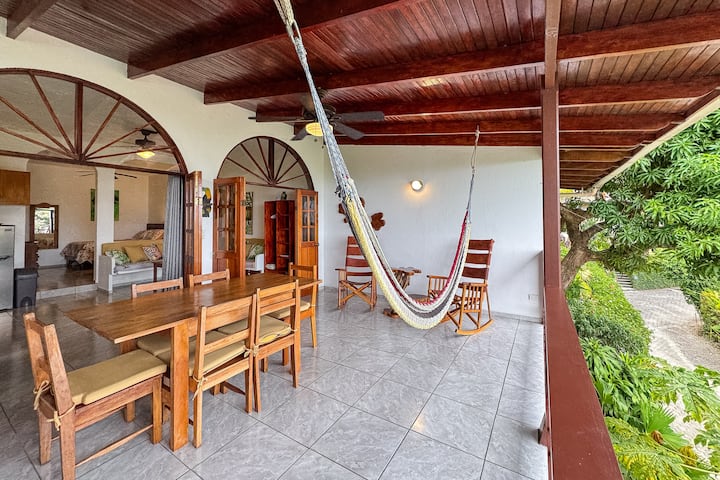 Villas El Parque #18a: Ocean-view, Central Apart - Playa Blanca