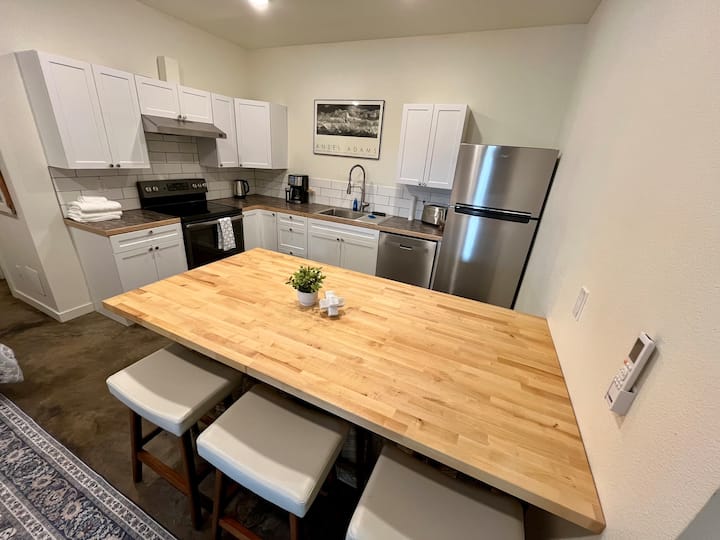 Easy St. Studio - Moscow, ID