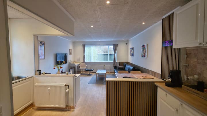 Central Beliggende Rækkehus I Rolige Omgivelser - Esbjerg