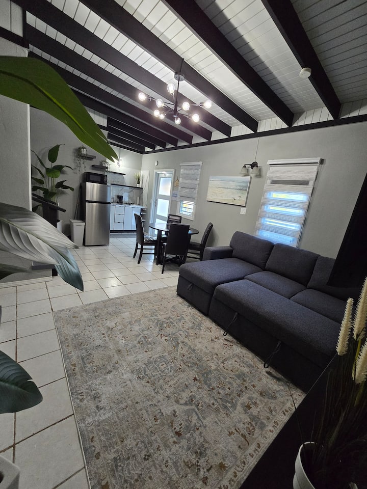 Cozy Blue Retreat | 1 Bed + Sofa Bed - Dorado