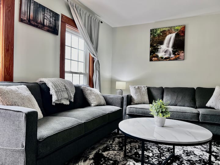 White River Apt. - Hanover