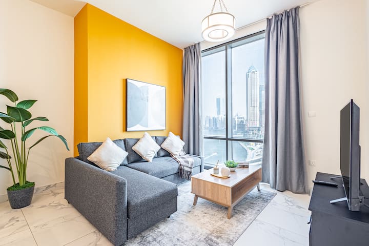 Stylish 1br Stay | Dubai Race Track & Canal Views - Dubai