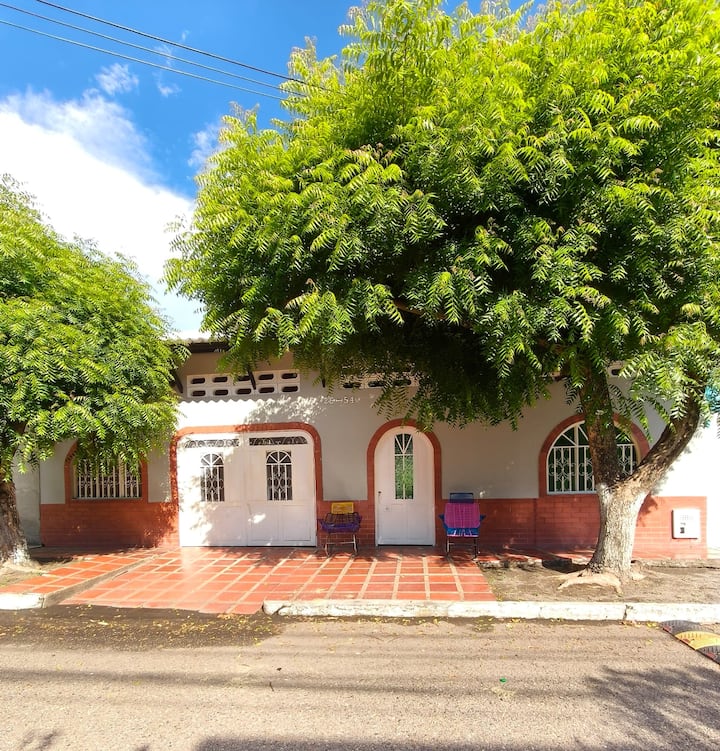 Casa Tropical Con Jacuzzi Y Gran Patio En Honda - Honda