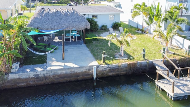 Hudson Fl Waterfront | Dock + Kayaks - Hudson, FL