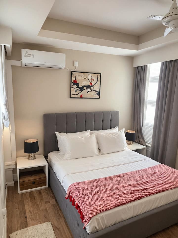 Serviced Apartment Queen Room Next To Beach - Malé