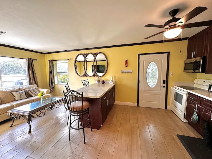 Spacious 1br Upper Eastside, Walk To Biscayne - Miami Beach, FL