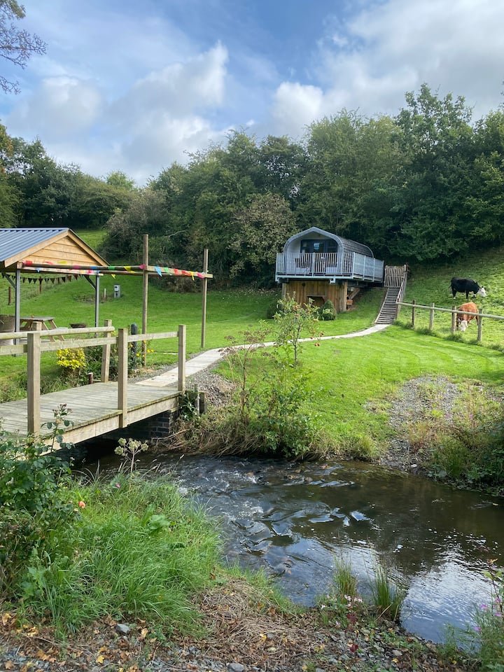 Treetop Pod With Wood Fired Hot Tub Under Gazebo - Church Stretton