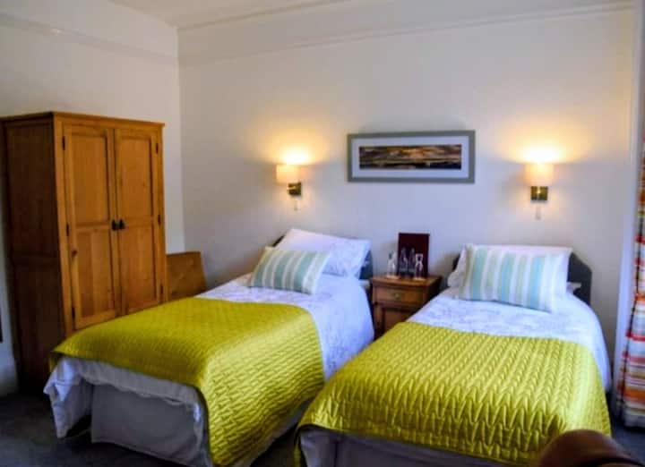 The Orange Room - Peaceful Stay At The Sandrock - Lynton