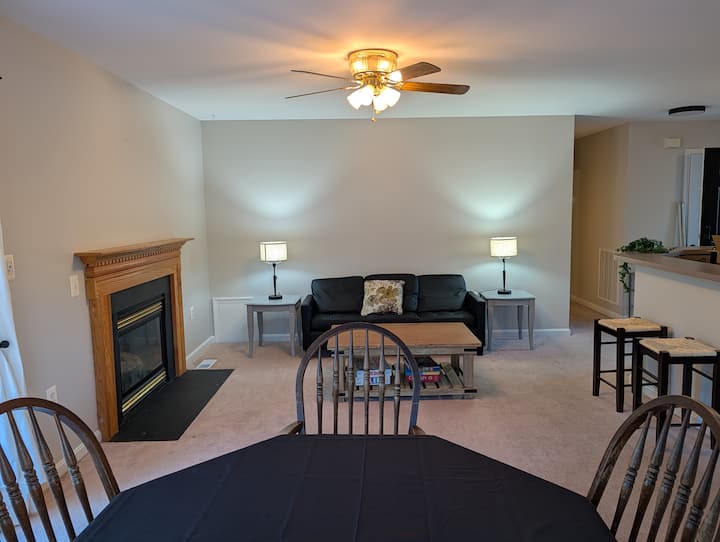 Peaceful Forest Getaway - Lake Anna, VA