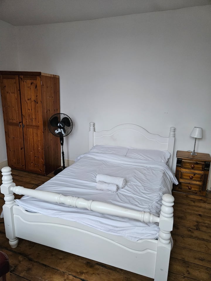 Stunning 1 Bed Apartment In Central Moseley - Birmingham