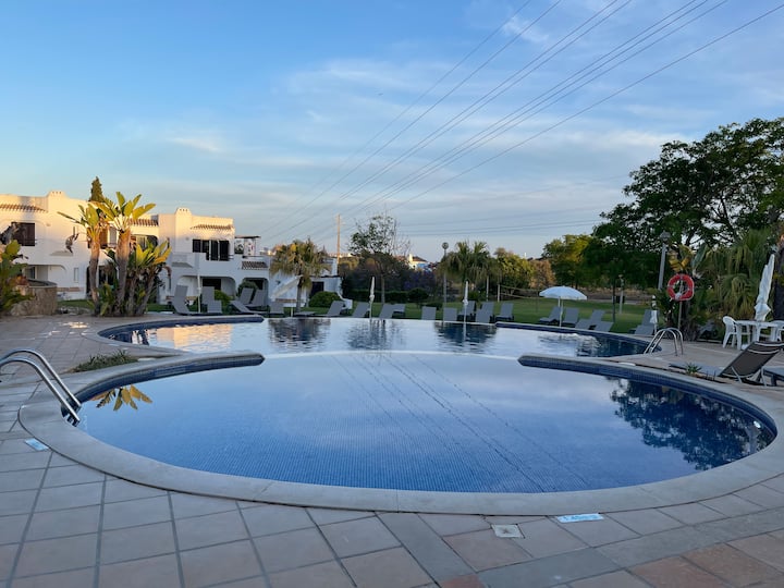 Lovely 3 Bedroom Home In A Resort In Albufeira - Albufeira