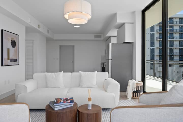 Sleep 6 In Resort Style Community- Near Stadium - North Miami, FL