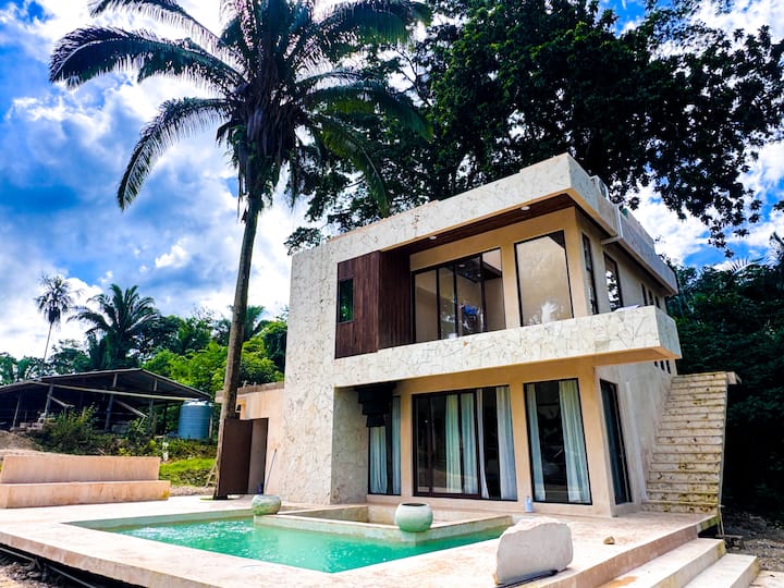 Luxury Jungle Jade Villa W/ Pool & Sunrise View - Belmopan