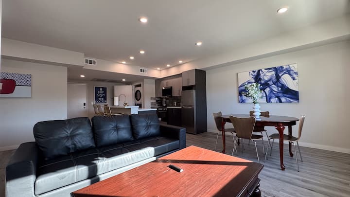 Spacious Central 1 Bedroom Apartment - 웨스트할리우드