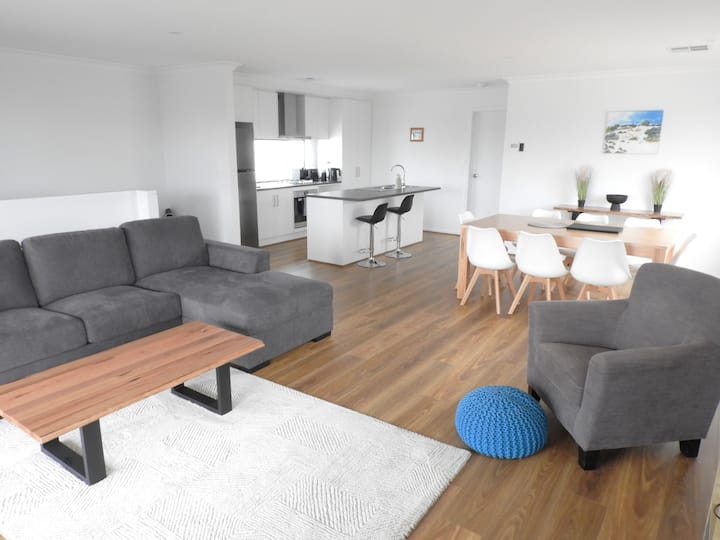 The Sanctuary – Modern Coastal Escape - Moonta