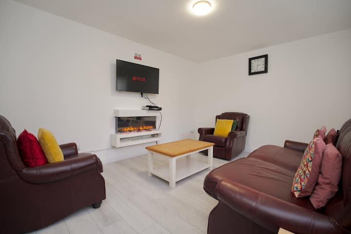 Cosy 3 Bedroom Home In Peaceful Bulkington - Rugby