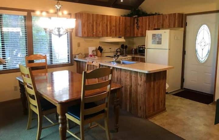 2 Bedrooms, Petit Crest Villas - Jasper, GA