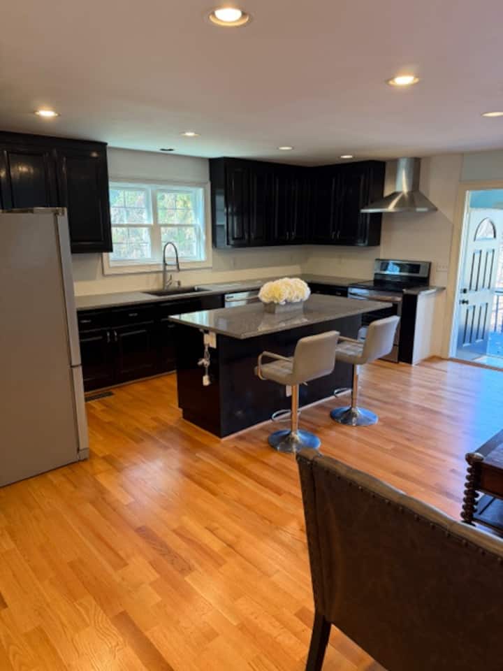 Private Guest House Retreat - Douglasville, GA