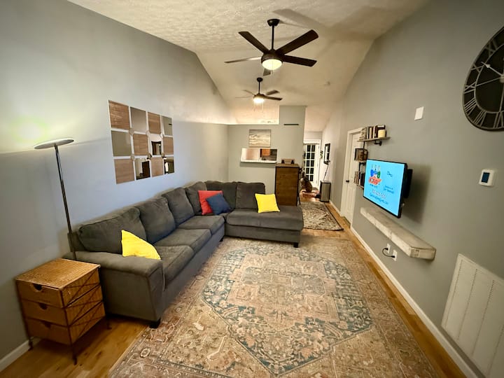 Cozy West Knox Condo - Perfect Location! - Knoxville, TN
