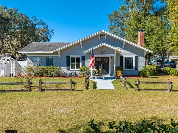 Cozy 3-bedroom Historic Home. 30 Min From Disney - St. Cloud, FL