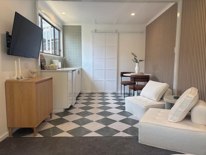 Brandy Nook | Guest Suite - Redcliffe