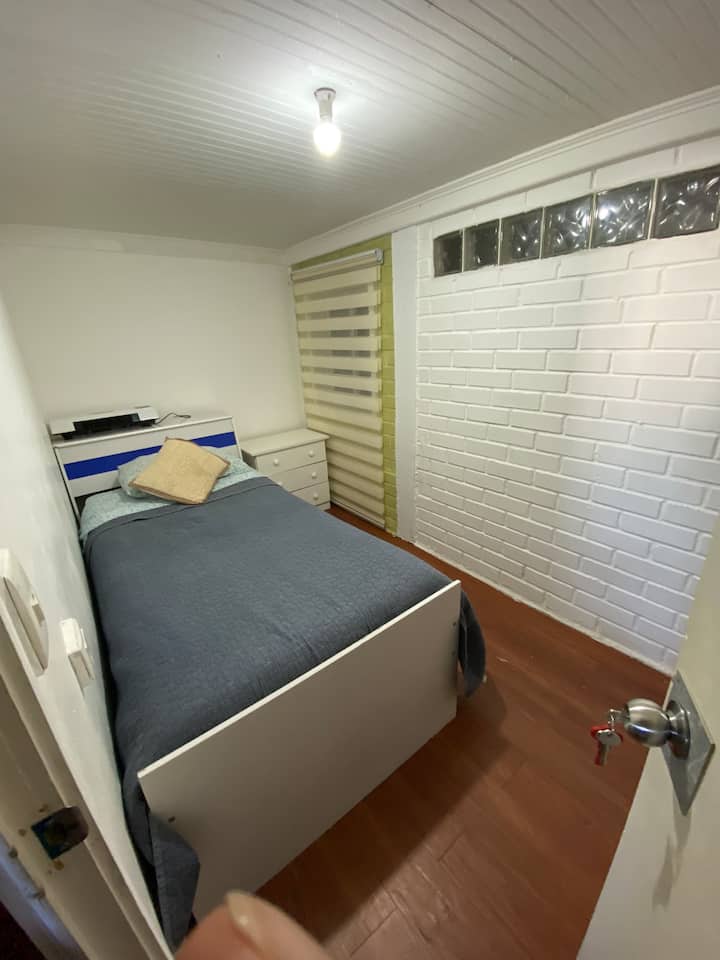 Habitación Ideal Para Dormir Cerca Del Terminal - Puerto Montt