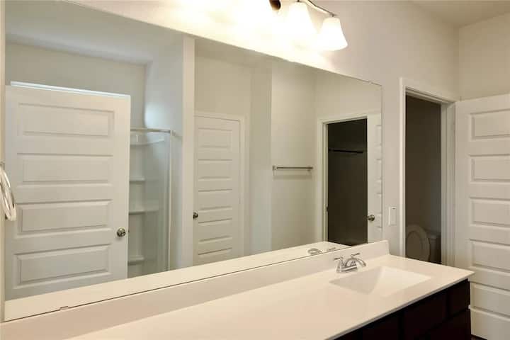 Relaxing Getaway In A Quiet Richmond, Tx Community - 列治文