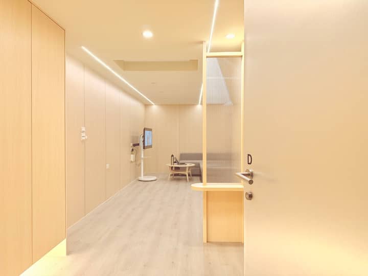 Freshly Renovated Cozy Condo – 5 Min To Mrt! - Taipei