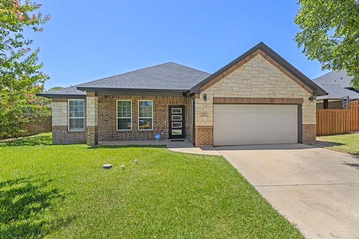 Sporty Spot-hot Tub-9 Min Walk To At&t Stadium - Arlington, TX