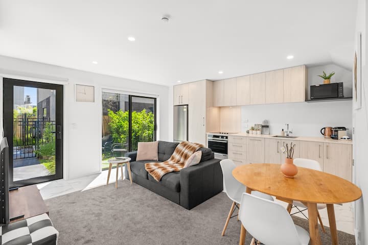 * Walk To Townhall, Casino, Te Pae, Free Car Park - Christchurch