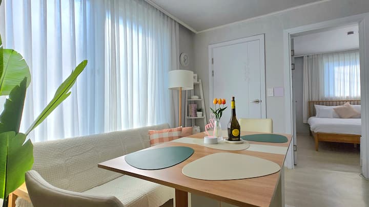 오픈특가/Thankstay / 상봉역 3분, 퀸 침대 3개, Ktx 인접 - 인창동