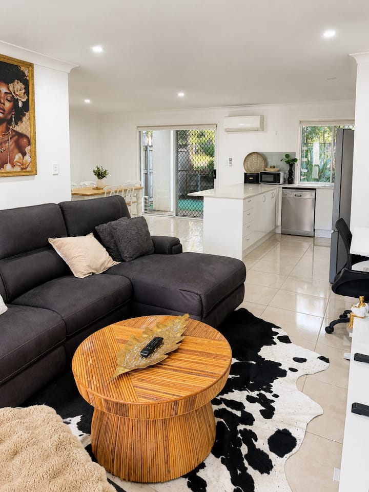 Syldah Stays | Sleeps 7 |Garage | 2.5 Bathrooms - Brisbane