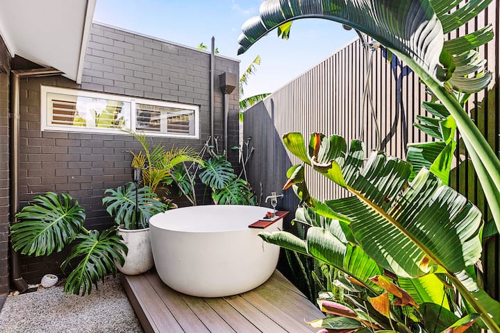 Relaxed Coastal Living | Family + Pet Friendly - Perth