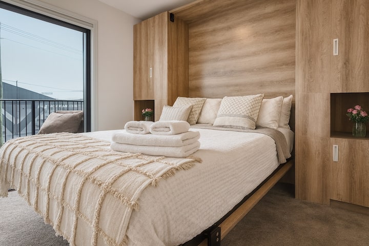 Blissful Studio | Few Steps From City Life - Christchurch