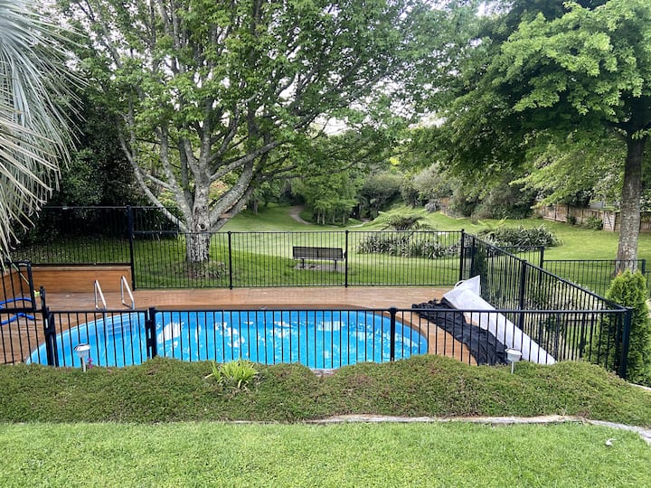 Oasis By The Reserve- 
Salt Pool, Spa & Pizza Oven - Tauranga