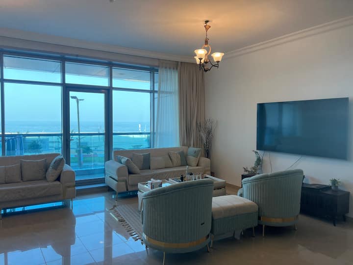 Spacious Apartment With Amazing Sea View. - Ajmán