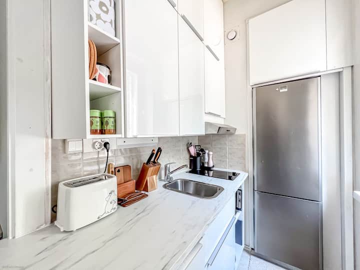 Rauhallinen Kaksio Taka-töölön Paraatipaikalla - Helsinki