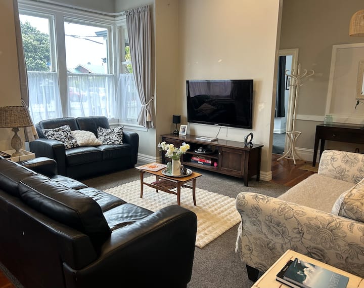 Villa In The Heart Of Petone! - Wellington