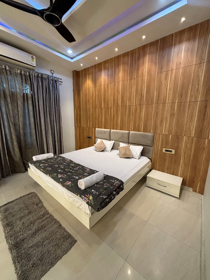 Premium Stay With Balcony & Complimentarybreakfast - Dibrugarh