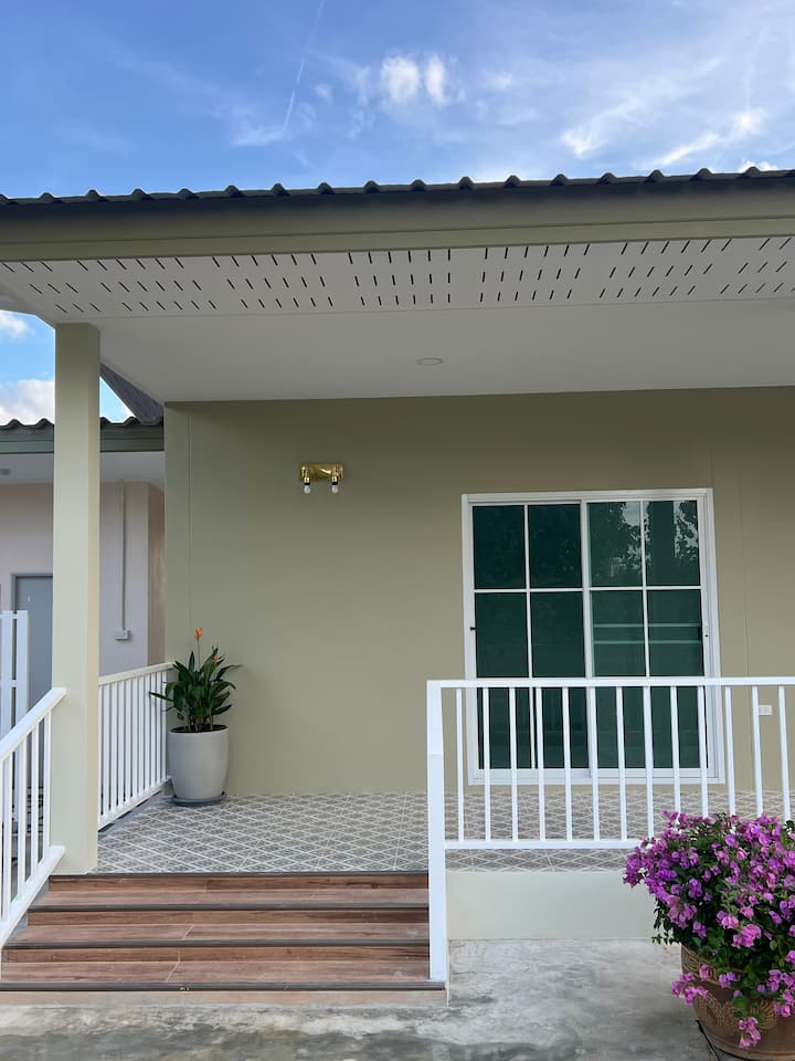 Countryside Cottage & Experience - Ban Pong