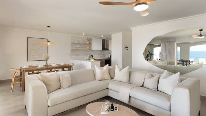 Luxury Seaview Apartment · 1-min Walk To Beach - Dolphin Coast