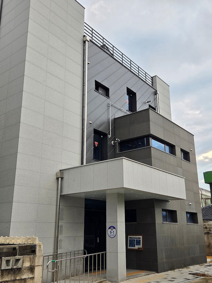 강바람3층  : River Breeze 3f - Jinju-si