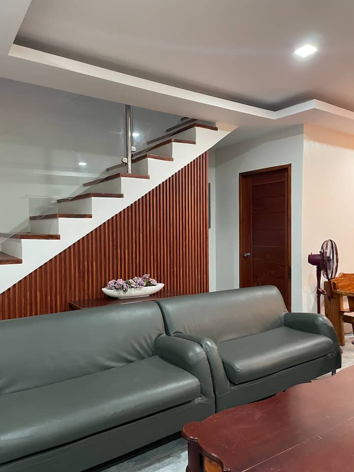 Norwil Manor Tagaytay (20pax) - Tagaytay