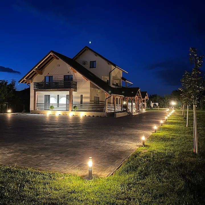 Casa David - Luxury Guesthouse - Avrig