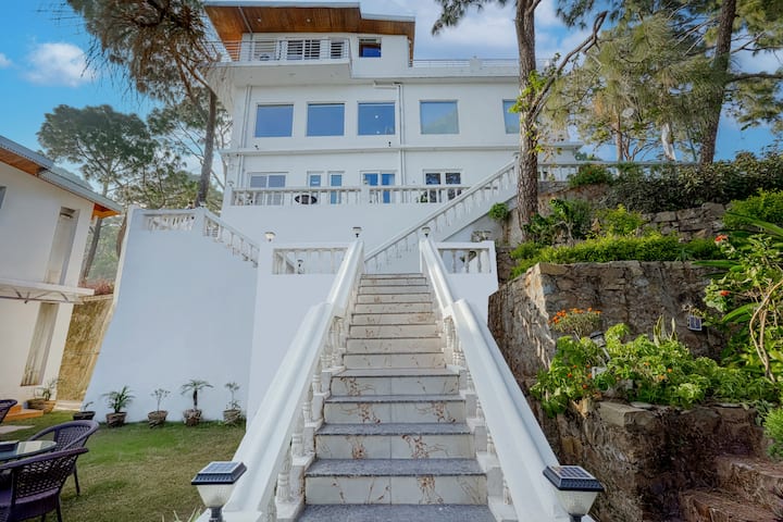Hillside Luxe Suite W/ Shared Pool Near Chandigarh - Renuka Ji
